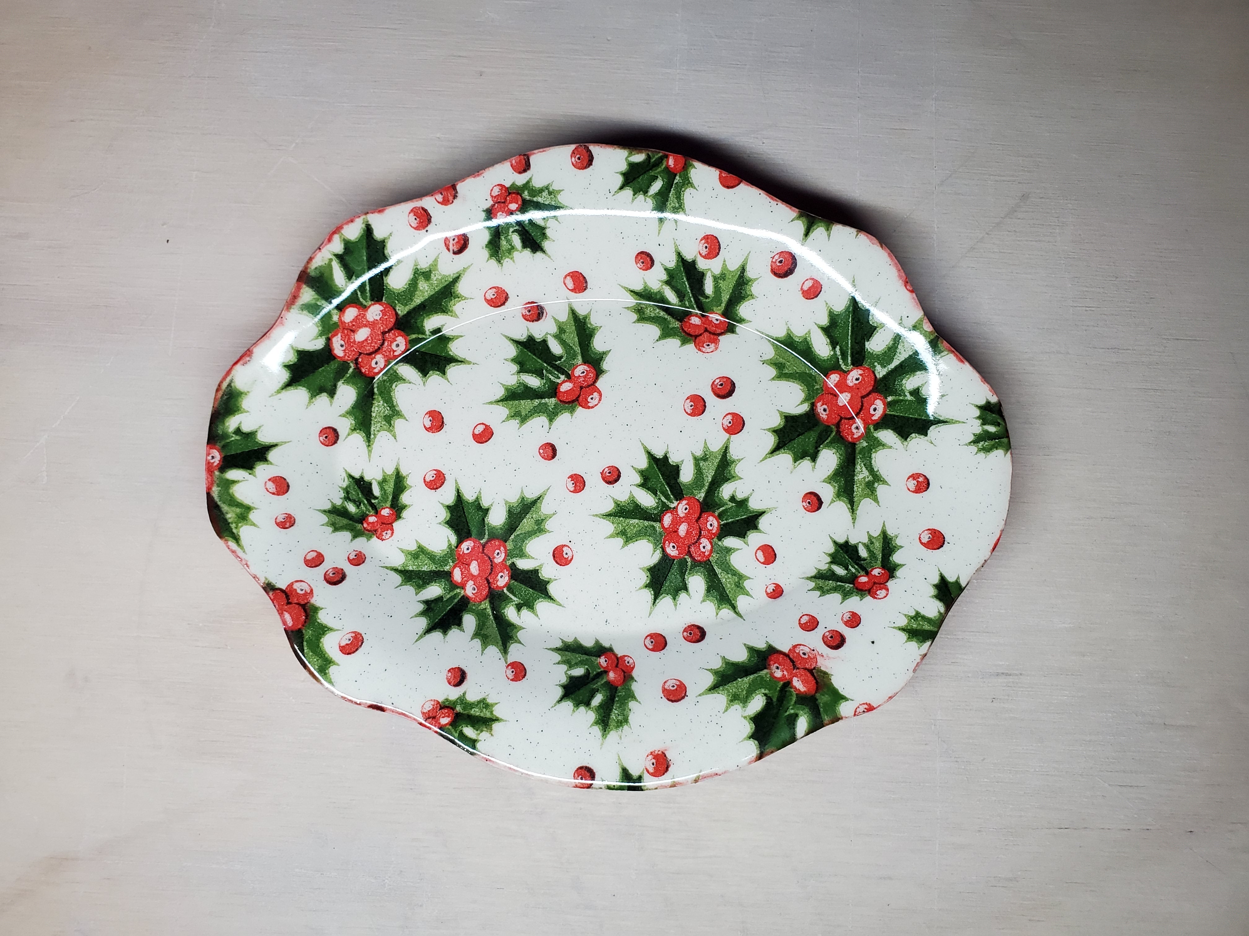 Holly Dish – Ceramics by Sam